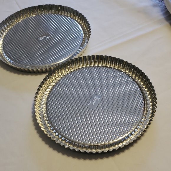 Pampered Chef | Kitchen | Pampered Chef Flutted Torte Pans Pie Pans 2 ...